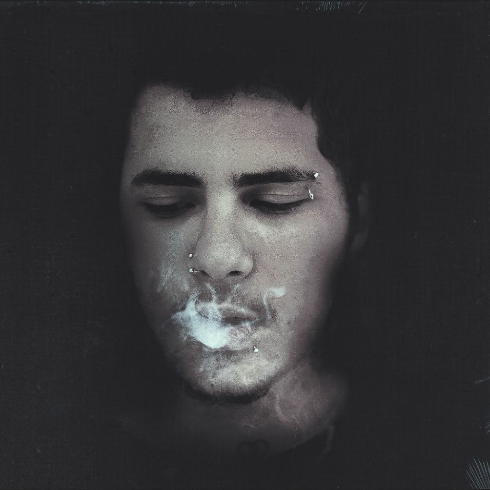 Trazendo uma era mais sombria e intensa, Hiosaki lança novo single ...